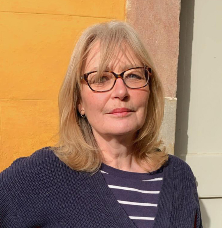 Dr Elizabeth Gaston